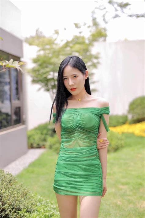 美女桌面墙纸来袭 你的手机桌面该还墙纸了