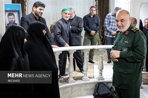 مشرق نیوز عکسدیدار فرمانده کل سپاه با خانواده سردار شهید سید مهدی موسوی