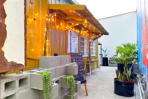 吧啦吧啦小餐館｜隱藏版台中海線美食新店！主打美式漢堡、義大利麵，搭配生啤超過癮，還有運動賽事現場轉播～ 柚香魚子醬的蹦蹦跳跳