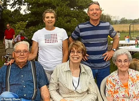 Додека смртта не нè раздели 100 годишни маж и жена кои биле во брак 79 години и починале со