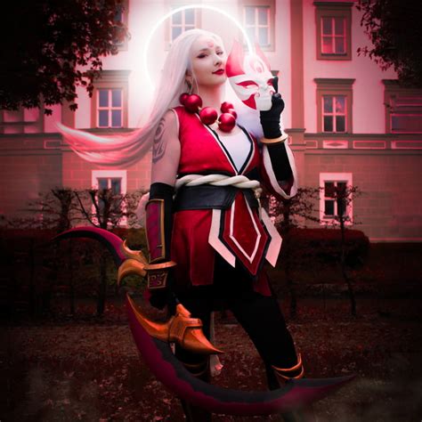 Bloodmoon Diana Cosplay By Evelyncosplay 9gag
