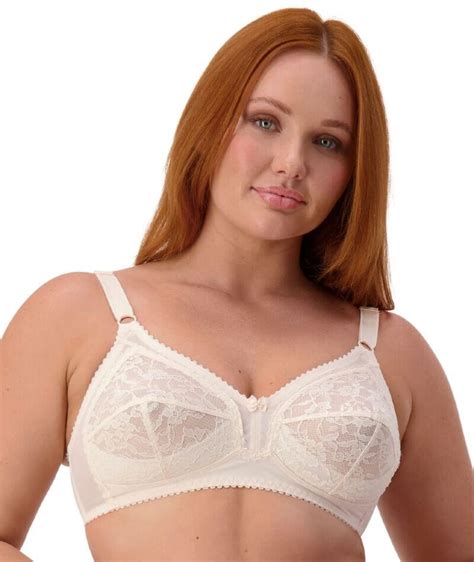 Triumph Poesie Firm Support Wire Free Bra Nude Curvy Bras