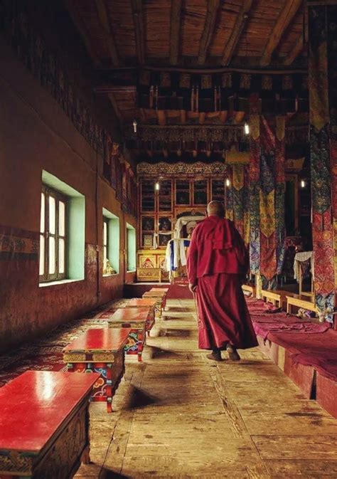 慈誠羅珠堪布 同樣，佛教講有我，有輪迴，有因果，那麼這個是什麼呢？這個應該是還沒有開悟的人，有無明、有迷茫的人，從