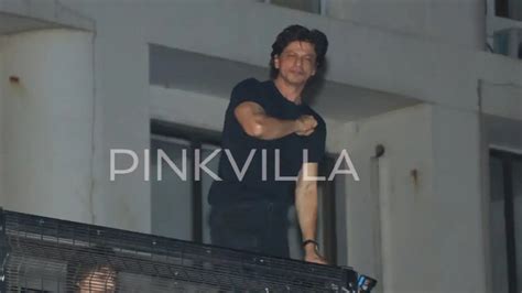 Shah Rukh Khan Birthday Exclusive Lookalike Raju Rahikwar To Celebrate With Tourists At