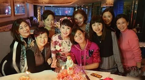 67歲狄波拉生日淚灑現場謝霆鋒未到場18年婚姻恩愛而甜蜜 壹讀
