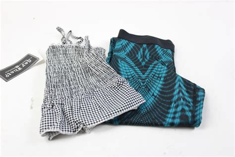 Say What Blouse And Nike Pro Tights Size S Property Room