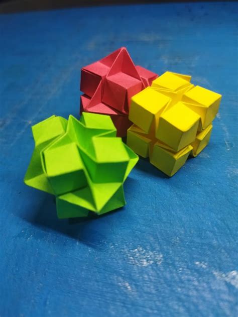 Assembling Cubes Rorigami