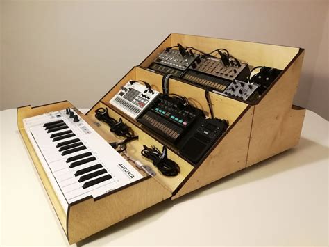 Jam Anywhere With This Foldable Synth Case Make Synth Midi Keyboard Synthesizer
