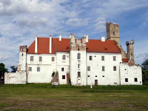 Zámek Břeclav Román Siluet Věže A Dějin Tipy Na Výlety A Stezky V