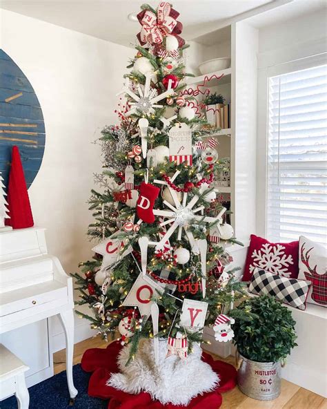 35 Red And White Christmas Tree Ideas