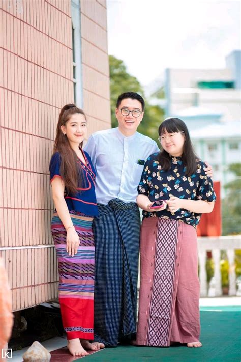 ချစ်ဇနီးချောလေးနဲ့သမီးတွေကို အရမ်းချစ်လို့ မားမားမတ်မတ်စောင့်ရှောက်ပေးပ