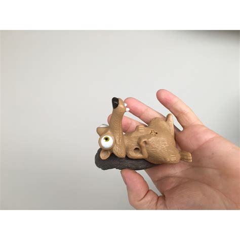 Scrat O Esquilo Dente De Sabre Do Desenho A Era Do Gelo Shopee Brasil😚 Explore A Adrenalina Do
