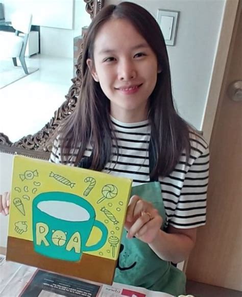 이동건♥ 조윤희 출산 후 첫 근황공개 한층 어려진 미모