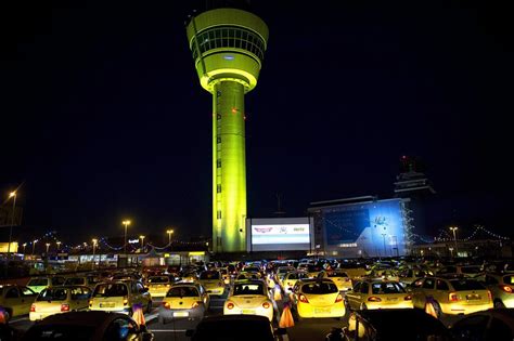 Прожекциите ще бъдат три от 20 ч 21 30ч и 23 ч сн архив Life Dir Bg