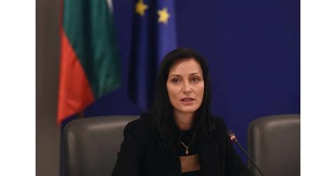 Мария Габриел Всеки министър е одобрен от мен и Денков