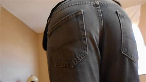 Giant Elis Ataxxx Sits On His Tiny Friend Thisvid Com