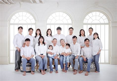 대가족사진 디오드스튜디오 가족사진 촬영 및 인물촬영 전문스튜디오