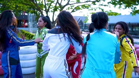 ඇයි මොකක්ද ප්‍රශ්නේ 🙄🤪 Youtube