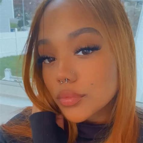 Shy Shy Threads Say More