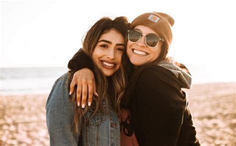 Introvert Vs Extrovert All The Differences Comparisons