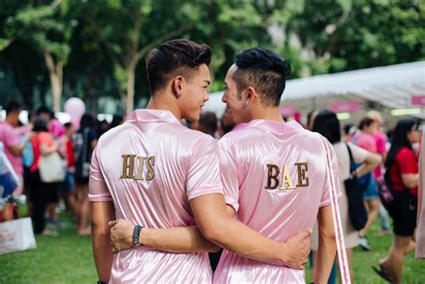 Singapore Decriminalizes Gay Sex But Also Prevents Marriage Equality