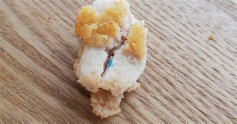 Dad S Shock As Babe Finds Blue Plastic Inside Lidl Chicken Nugget Hull Live