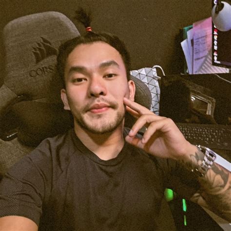 เพลงร้องเล่นที่ขึ้นต้นมาก็ไม่รู้ล่ะ ว่าแปลว่าอะไร แต่ฮอตจริงอะไรจริง ไอ้เพลงเป่า