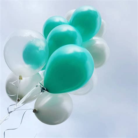 제주김해풍선 웨딩촬영용 헬륨풍선 제주의 멋진 자연환경과 러블리한 헬륨풍선 제주에서 인생사진건지세요~♥ Facebook