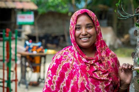 Premium Photo Bangladesh May 19 2019 A Portrait Of A Village Woman