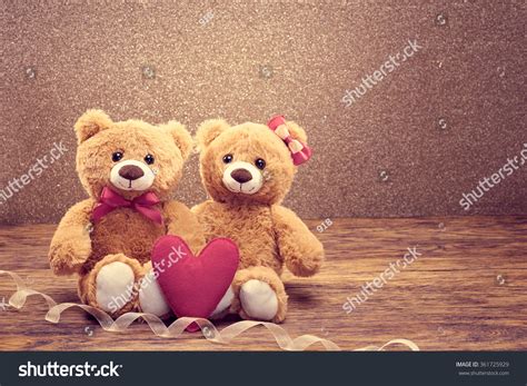 Cute Teddy Bear Couple Wallpaper