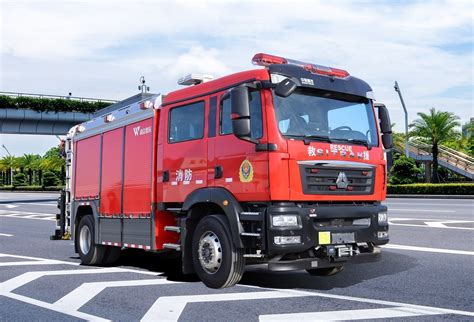 JY100 型多功能抢险救援车 专勤类消防车 南京雷沃特种车辆有限公司