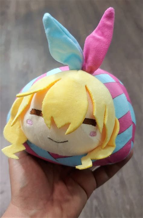 인형을 구매했는데 이어폰이 딸려왔네요 사운드 스피커 헤드셋 퀘이사존