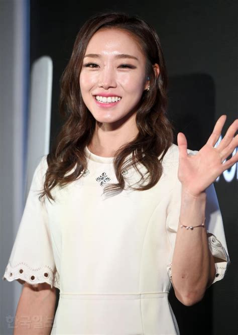 포토 김자인 미소의 암벽여제 한국일보