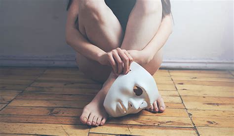 내 자신을 믿지 못 한다 80 이상의 사람들이 경험해 본 가면 증후군