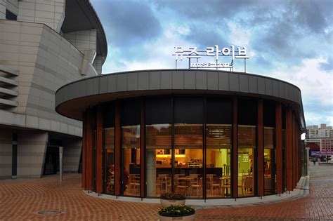 올림픽홀 뮤즈라이브 운영 감사인사 한국 대중음악 라이브홀릭을 마치며” 올림픽홀 뮤즈라이브 개관 기획공연2011년