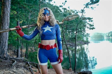 Stargirl Season 1 Preview Courtney Finds Herself Caught In A Cold War