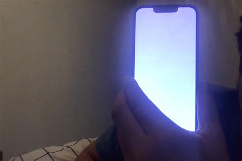 white screen after updated to ios 17 0 2 iphone 13 pro r iphonehelp