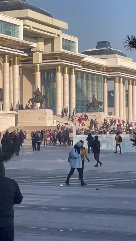 ЖАГСААЛ Иргэд төрийн ордон руу дайрч байна 👇 By АРСЛАН мн Arslan Mn