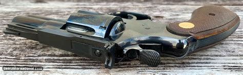 Colt Python 25 Blue 357 Magnum 1966 Walnut