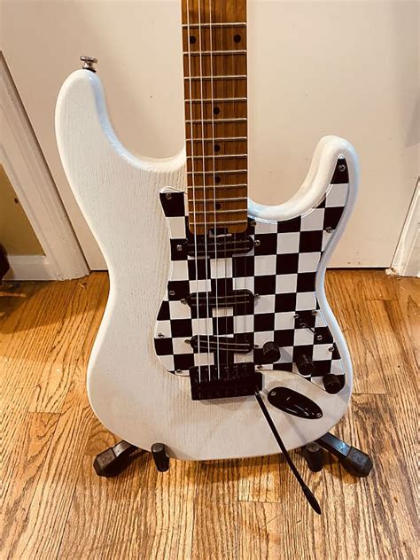 Upgraded Firefly FFST Strat Reverb