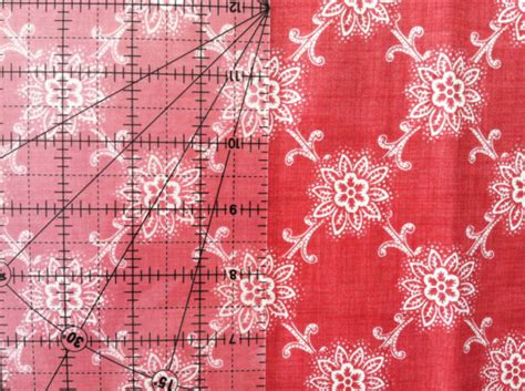 How To Cut Border Fabric So The Pattern Is Straight Quilt Addicts Anonymous