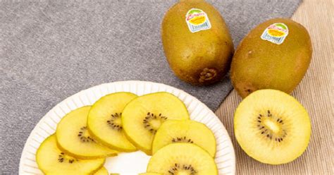 여름철 자외선에 지친 피부 관리비타민c 식이섬유 풍부한 키위 제격