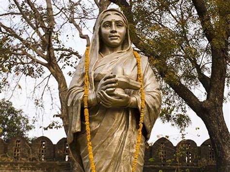 Devi Ahilya Bai Holkar संकट में देवी अहिल्या की धरोहर Heritage Of Devi Ahilya Bai Holkar In