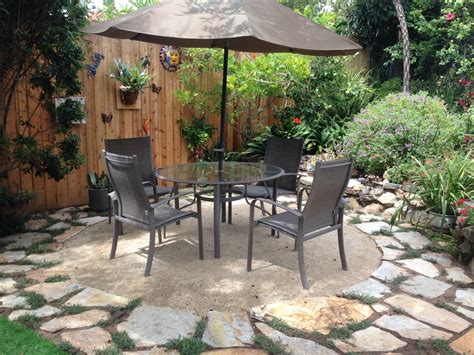 Decomposed Granite Patio With Flagstone Border Traditional Patio