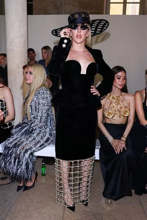 Ellie Goulding Debuts Brand New Look At Paris Fashion Week After