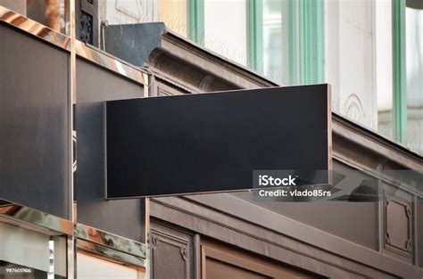 옷의 유명한 브랜드의 세련 된 부호 빈 화면 이랑 로고 디자인의 프레 젠 테이 션에 대 한 0명에 대한 스톡 사진 및 기타 이미지 Istock