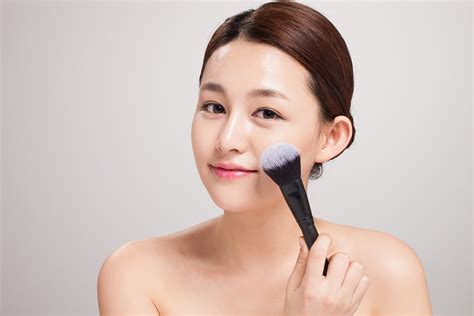 박혜진 기자의 Beauty Trend 컨투어링 메이크업 한국 마케팅신문사