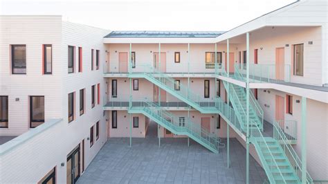 french 2d creates sculptural bay state cohousing in massachusetts