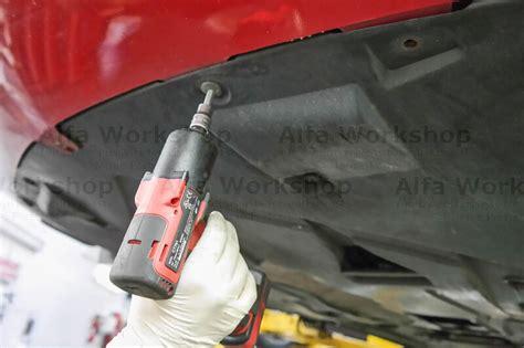 Removing The Front Sub Frame From An Alfa 159 Brera 4x2