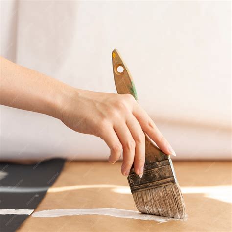 Макро рука с кистью Бесплатно Фото